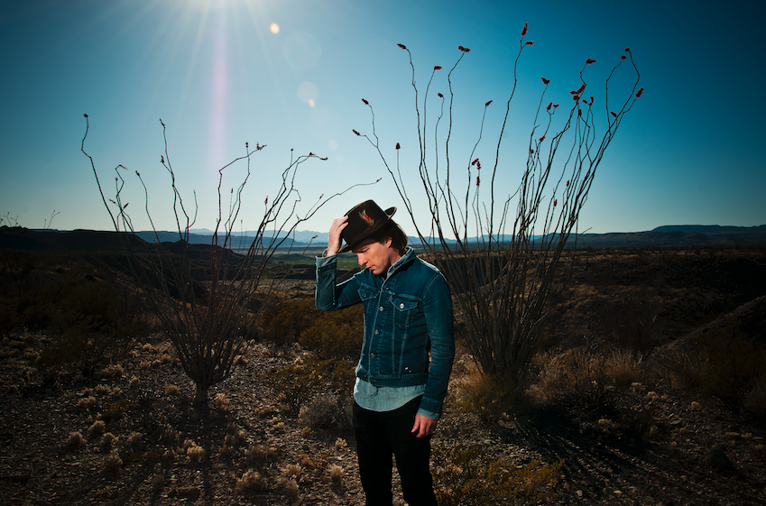 Track Premiere: Billy Harvey – “Frozen Through” – The Fire Note